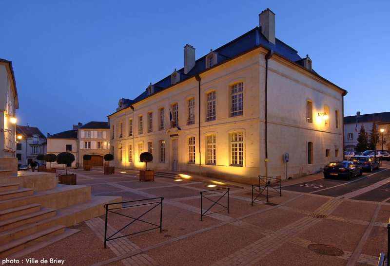 briey_place_mairie – Pays du bassin de Briey
